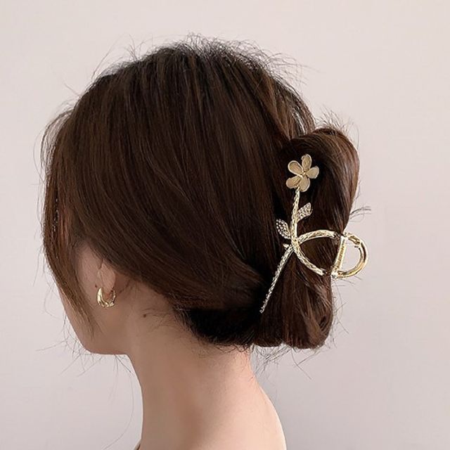 Ordinario - Flower Hair Clamp | YesStyle