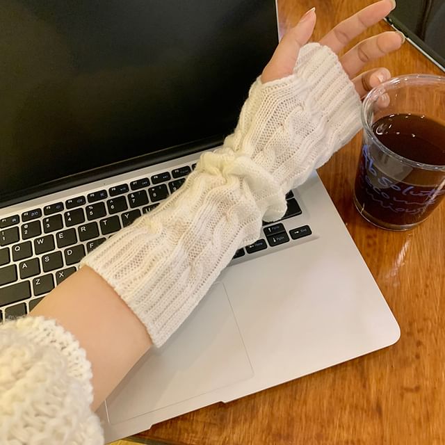 Betsuno - Plain Knit Arm Sleeves | YesStyle