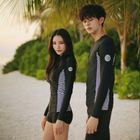 Hipper - Couple Matching Long-Sleeve Patterned Rash Guard / Plain Swim ...