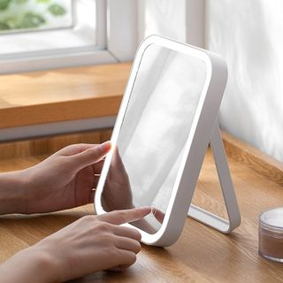 Lazy Corner - Desktop Rechargeable LED Mirror | YesStyle