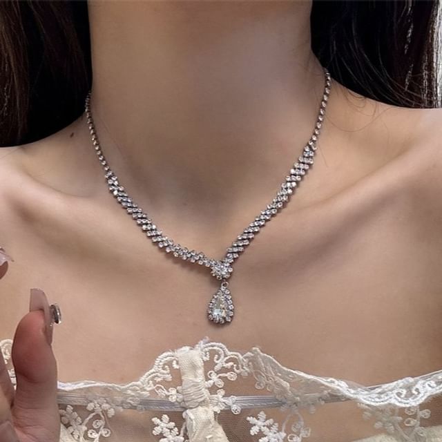 Rhinestone drop necklace store