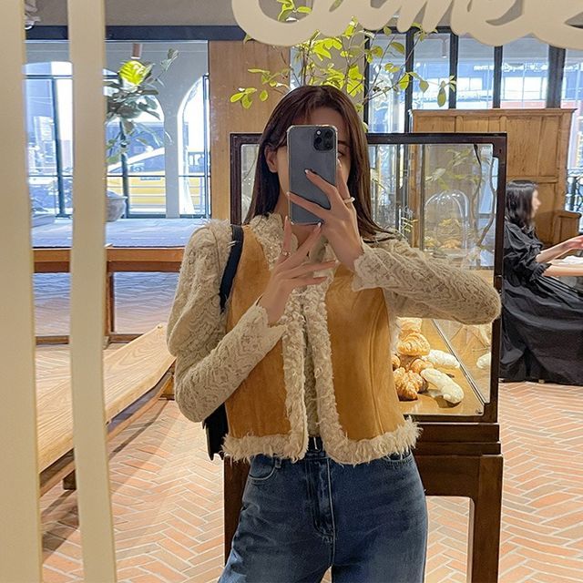 DABAGIRL - Open Crop Faux-Shearling Vest | YesStyle