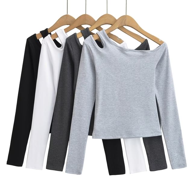 Klevy - Long-Sleeve Off-Shoulder Plain Cutout Slim Fit Crop Top | YesStyle