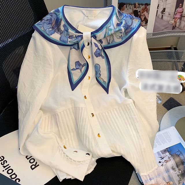 Korimo - Long-Sleeve Floral Collar Panel Blouse | YesStyle