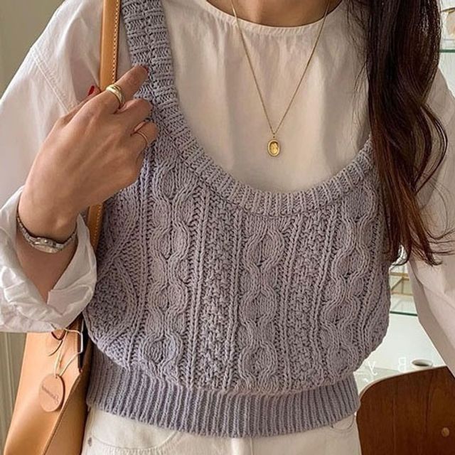 Shera - Cable Knit Cropped Sweater Vest | YesStyle