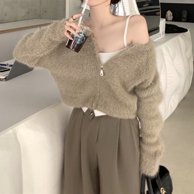 Flowerisque - Off Shoulder Zip-Up Crop Cardigan | YesStyle