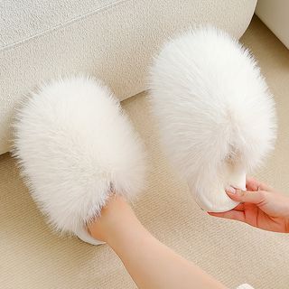 Ishanti - Fluffy Home Slippers | YesStyle
