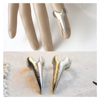 MUNGO - Metal Fang Ring | YesStyle