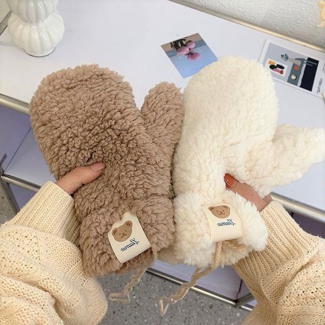Hyeeun - Applique Fluffy Mittens | YesStyle