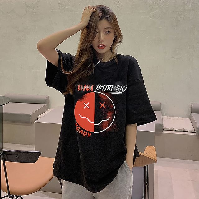 Dream Drop - Elbow-Sleeve Round Neck Smiley Face Print Oversized T ...