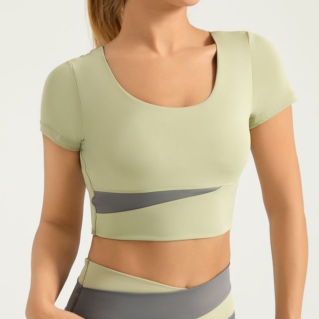 GearGal - Short Sleeve Round Neck Color Block Crop Sport Top | YesStyle