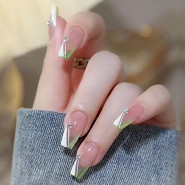 Fainie - Clear V-Shaped Crystal Press-On Nails | YesStyle