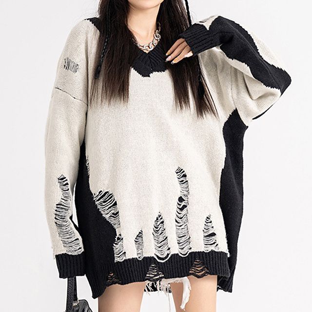 TIDE CARD LOG - V-Neck Two Tone Distressed Sweater | YesStyle