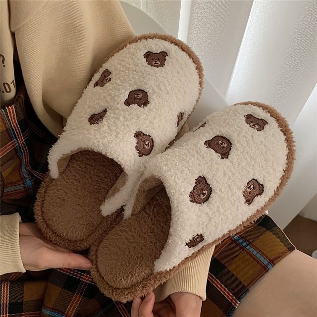 ZORI - Bear Embroidered Slippers | YesStyle