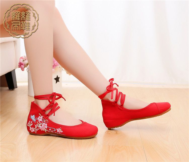 Bloomyard Flower Embroidered Lace Up Block Heel Pumps | YesStyle