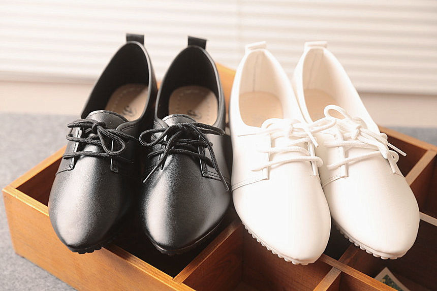 Moonlit Valley Two-Eyelet Lace-Up Shoes | YesStyle