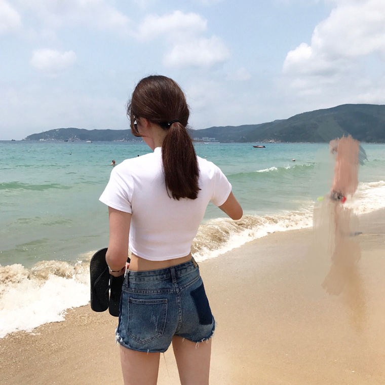 Melon Juice Lace-Up Cropped Top | YesStyle